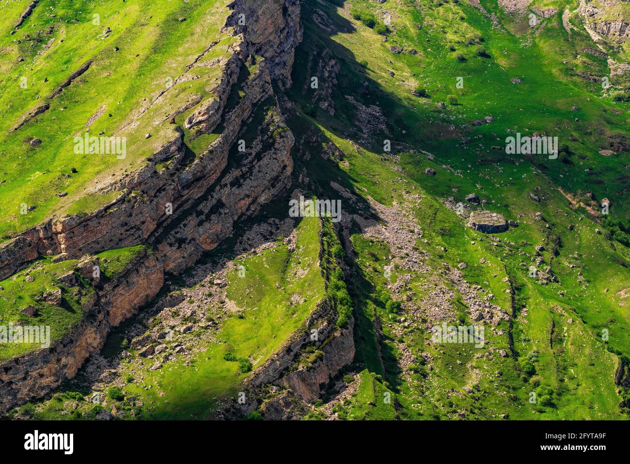 Green mountain terrain hi-res stock photography and images - Alamy