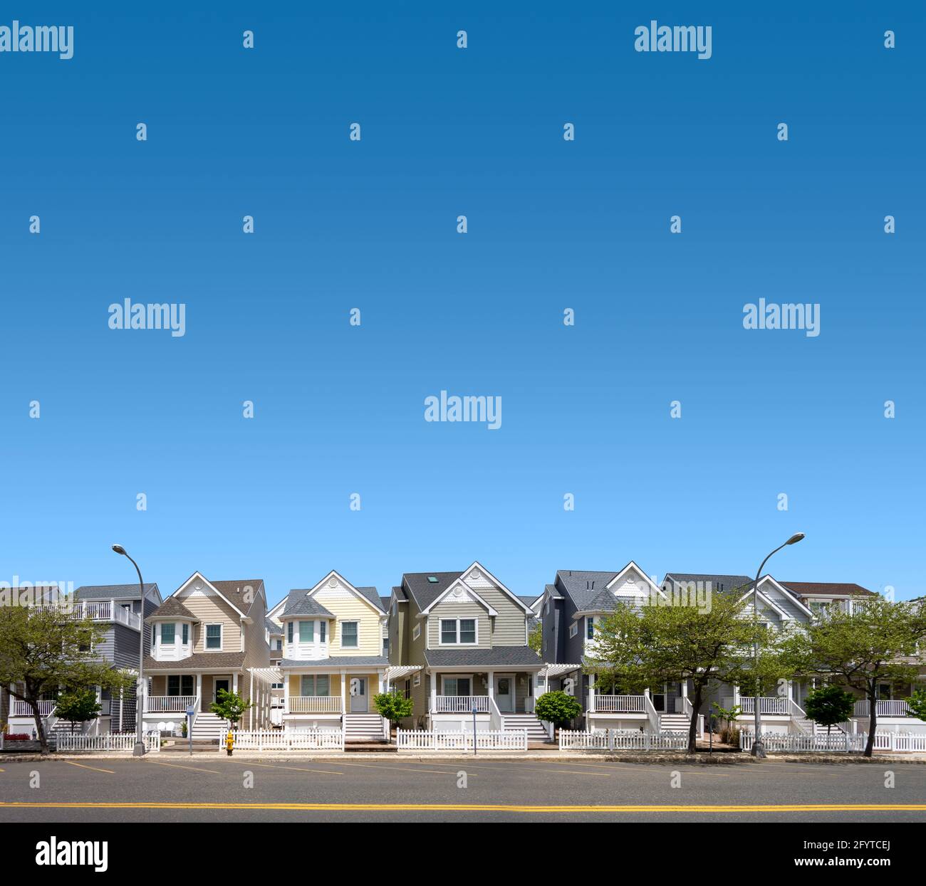 line of homes in a suburban street Stock Photo - Alamy