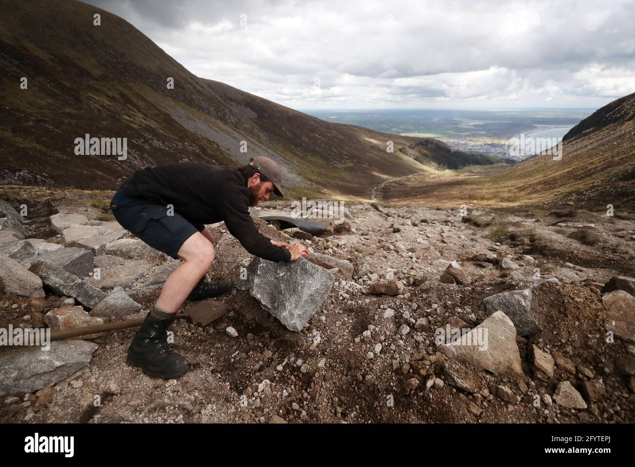 Heavy slabs hi-res stock photography and images - Alamy