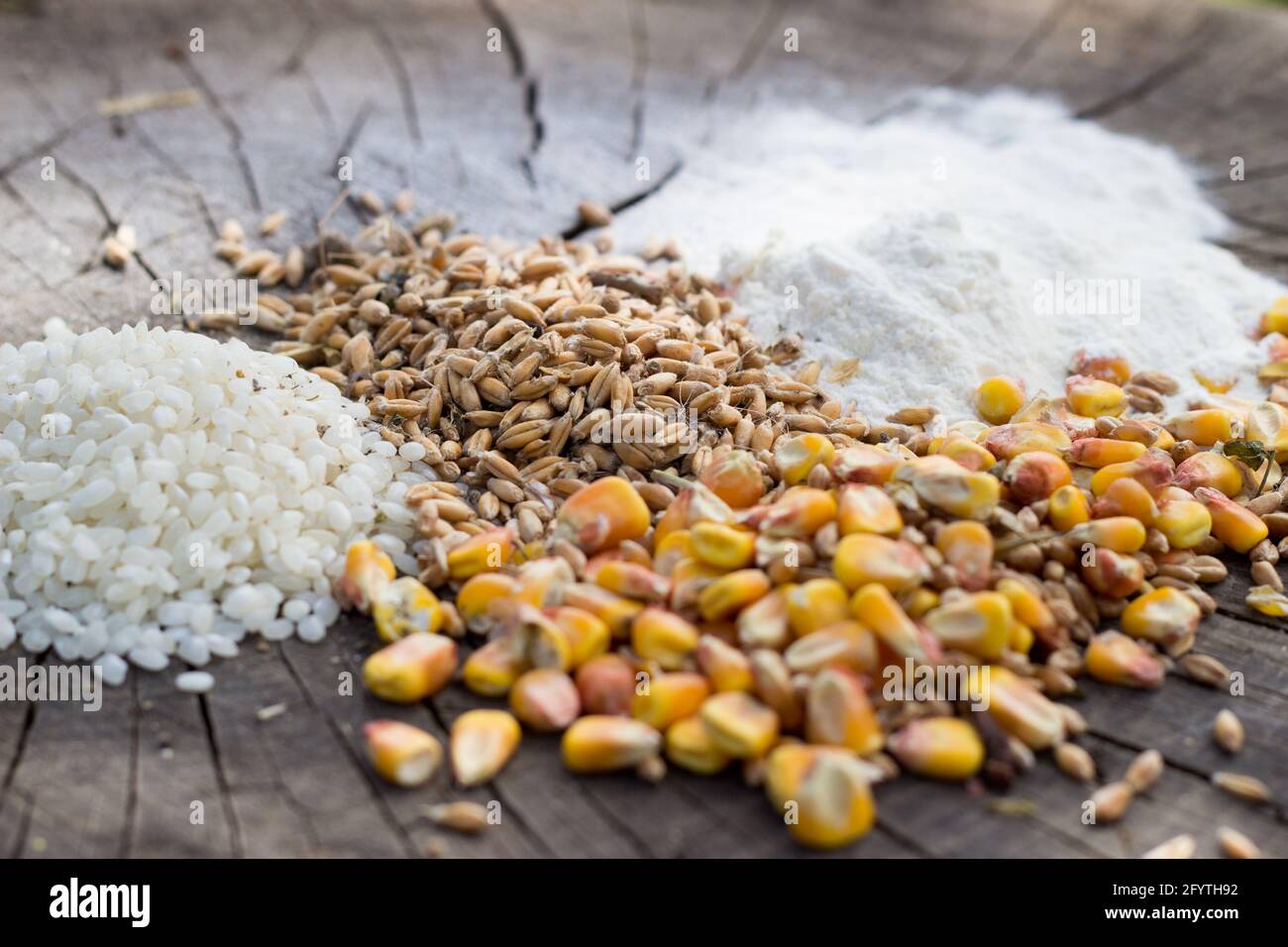 Whole grains pulses hi-res stock photography and images - Alamy