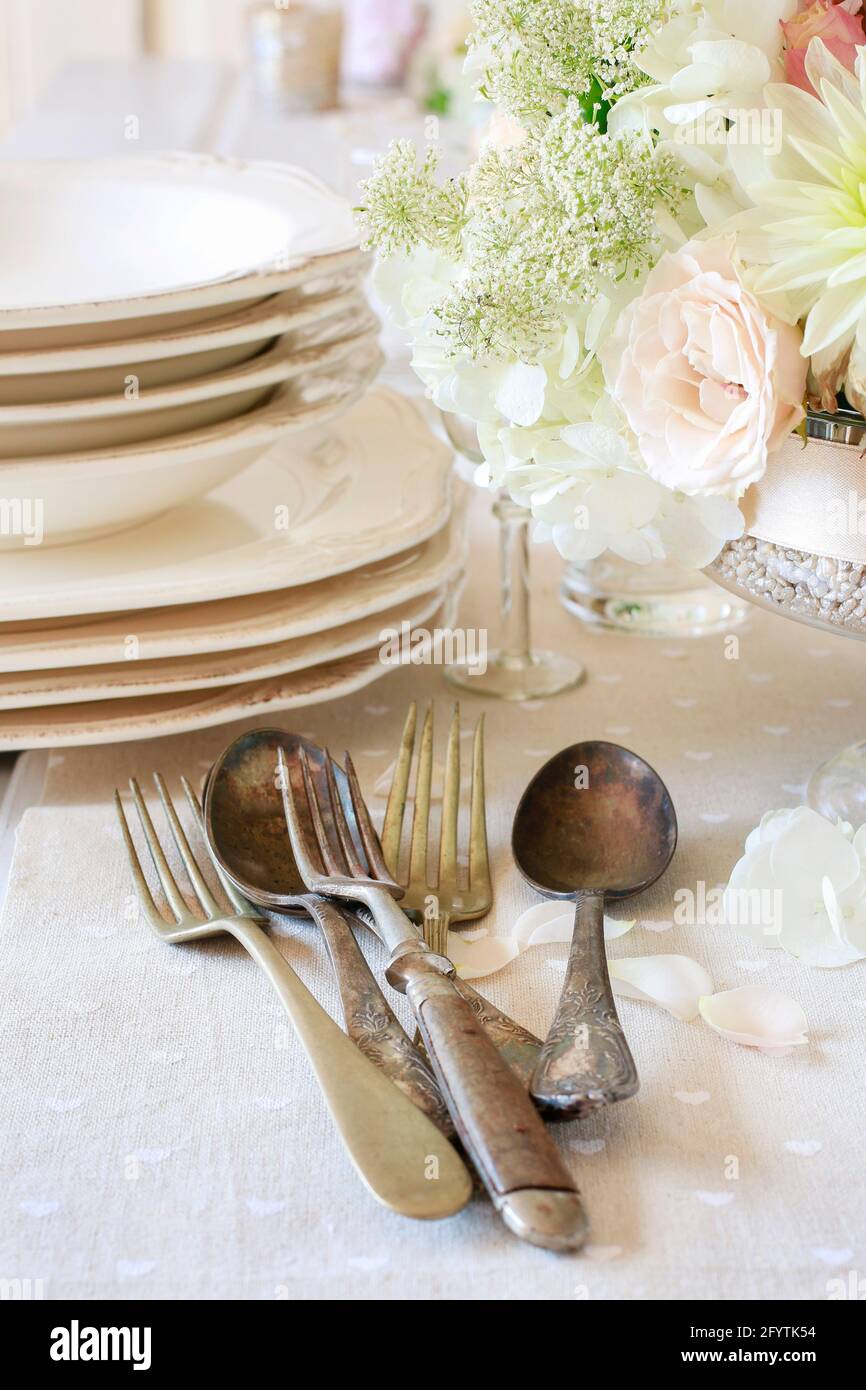Vintage cutlery on wedding hi-res stock photography and images - Alamy