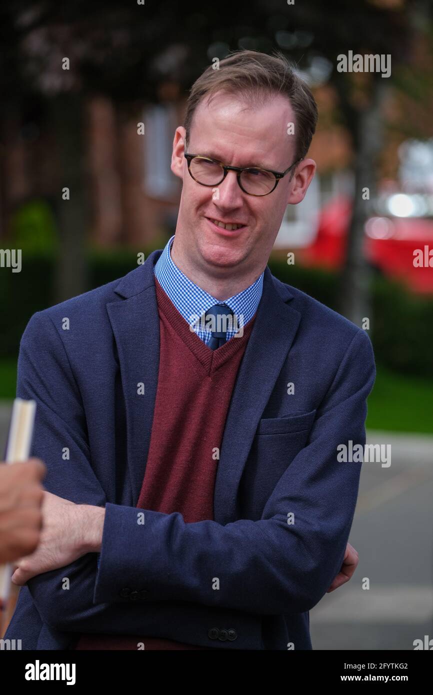 Tom Randall MP visiting an Openreach fibre project in Arnold ...