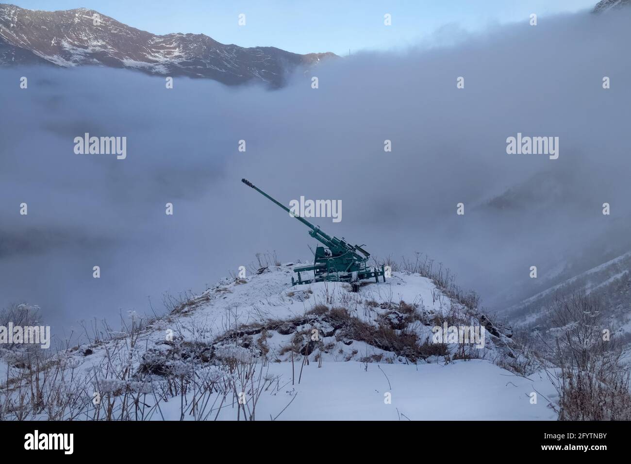 Avalanche gallery hi-res stock photography and images - Alamy