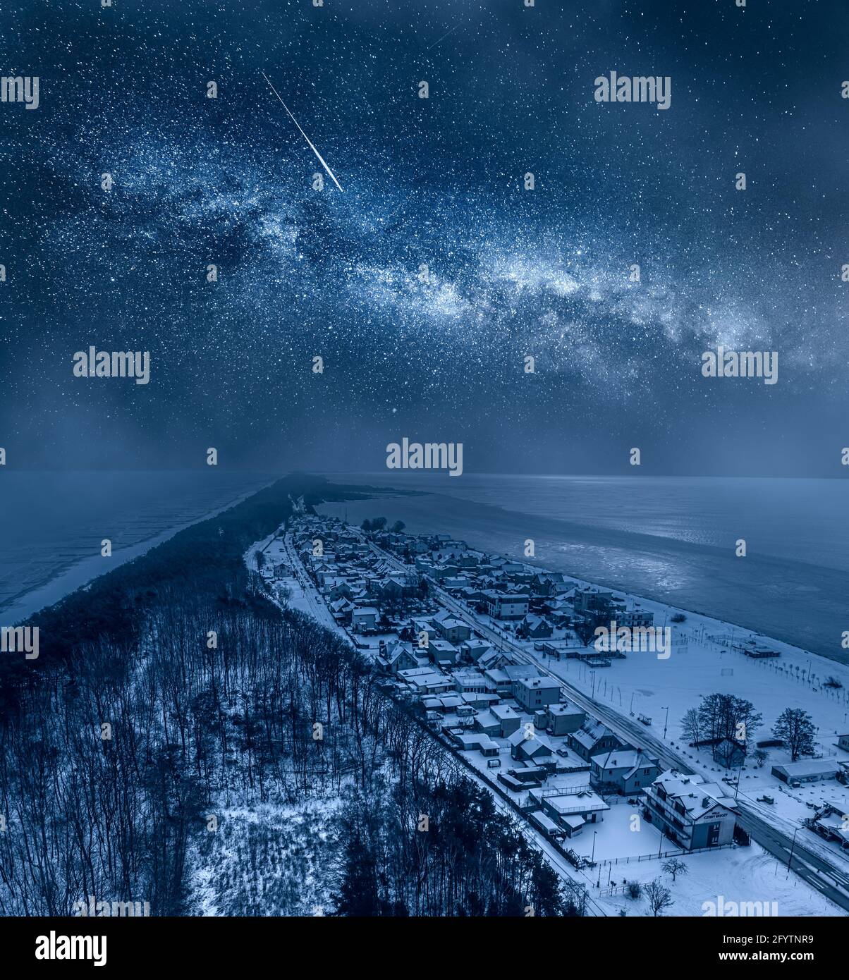 Milkyway over sea night hi-res stock photography and images - Alamy