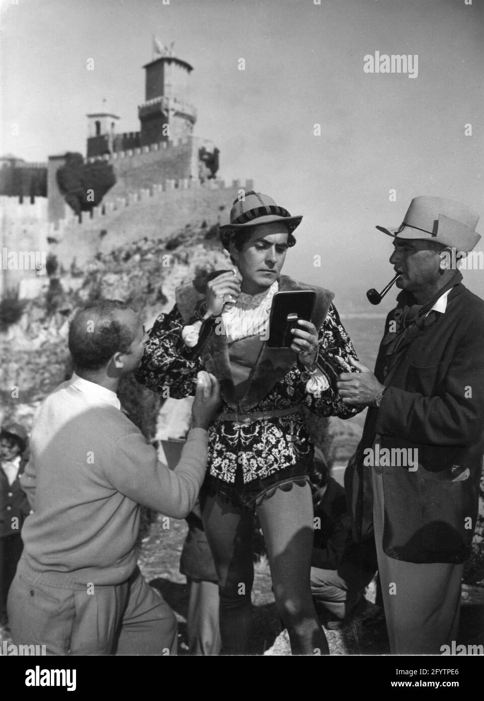 Foxes on an adventure Black and White Stock Photos & Images - Alamy