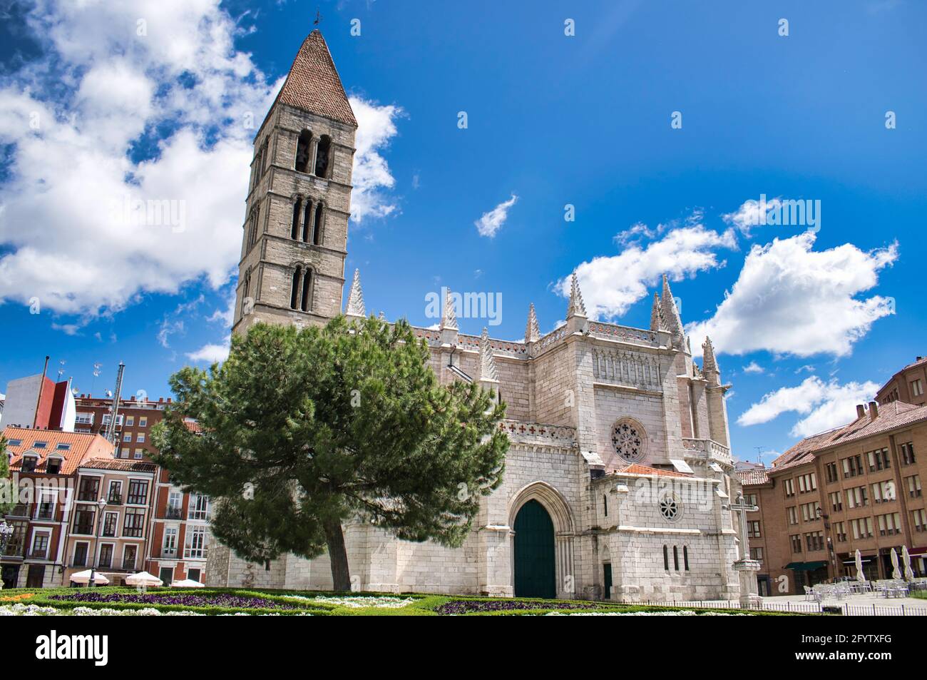 Elizabethan gothic hi-res stock photography and images - Alamy