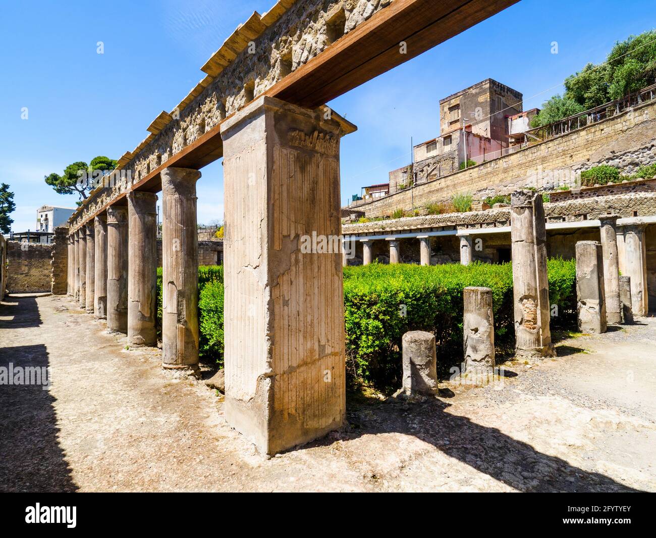Peristyle garden hi-res stock photography and images - Alamy