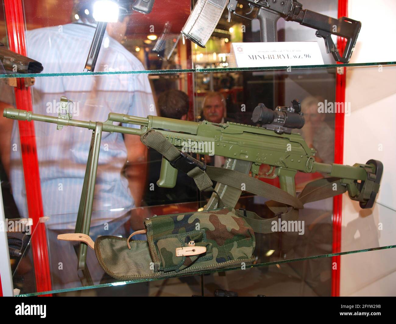 BERYL wz.96 Assualt rifle in Eurosatory 2008 Stock Photo - Alamy