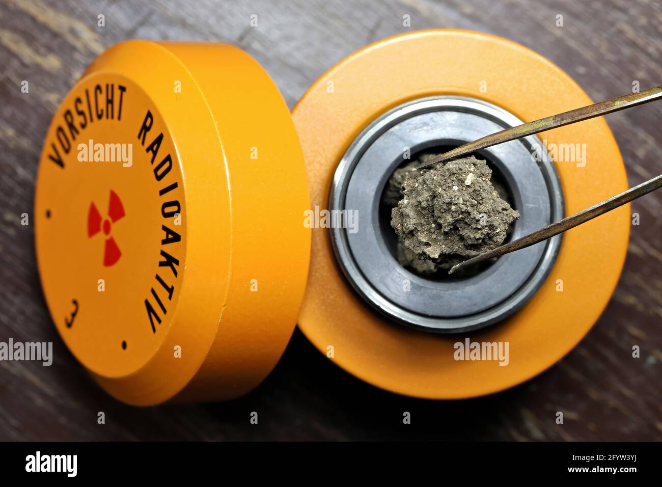 Radioactive material hi-res stock photography and images - Alamy