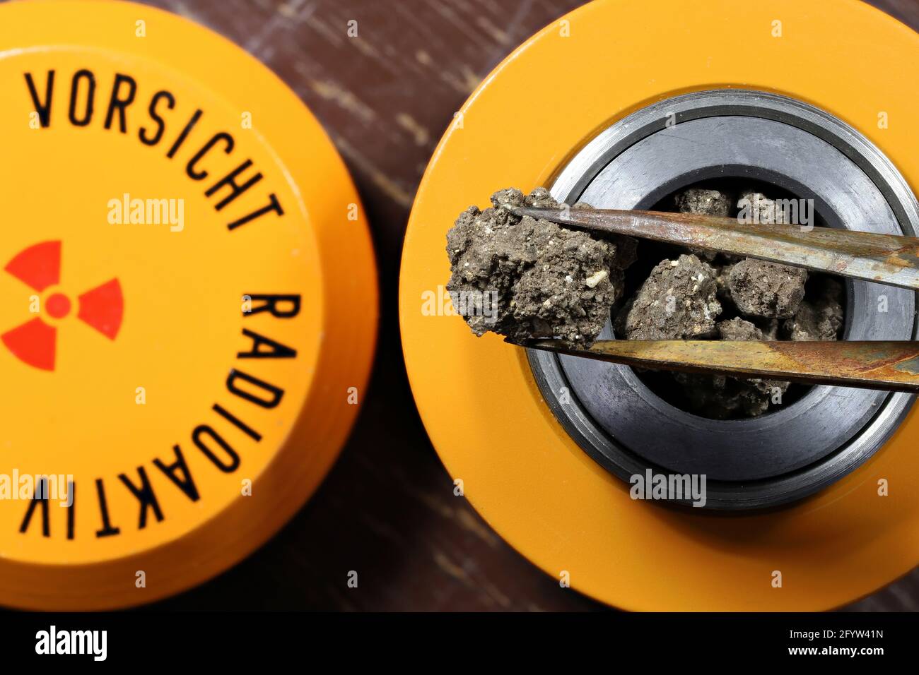 Radioactive material hi-res stock photography and images - Alamy