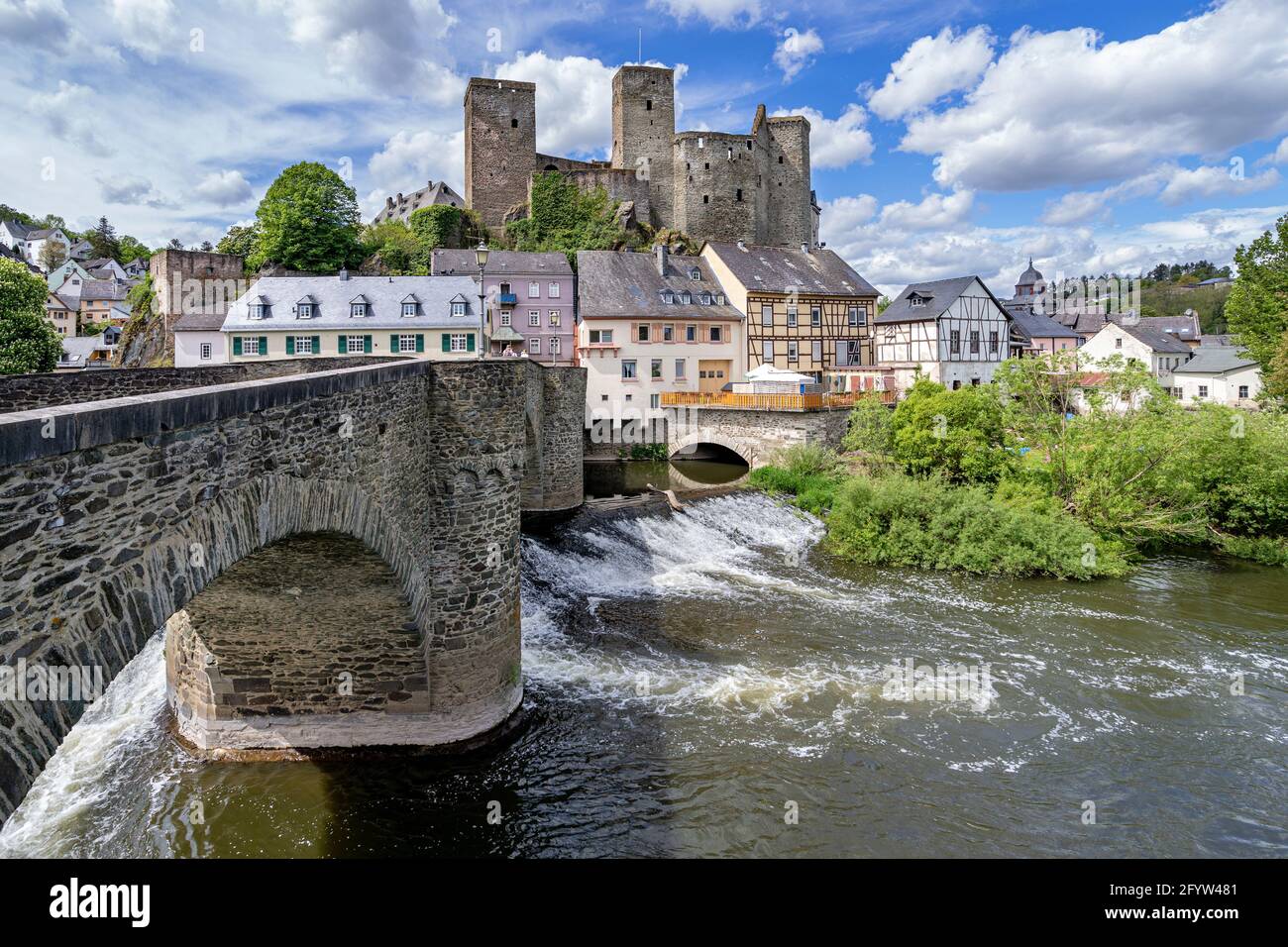 river Lahn in Runkel, Germany with old stone bridge and castle Stock ...