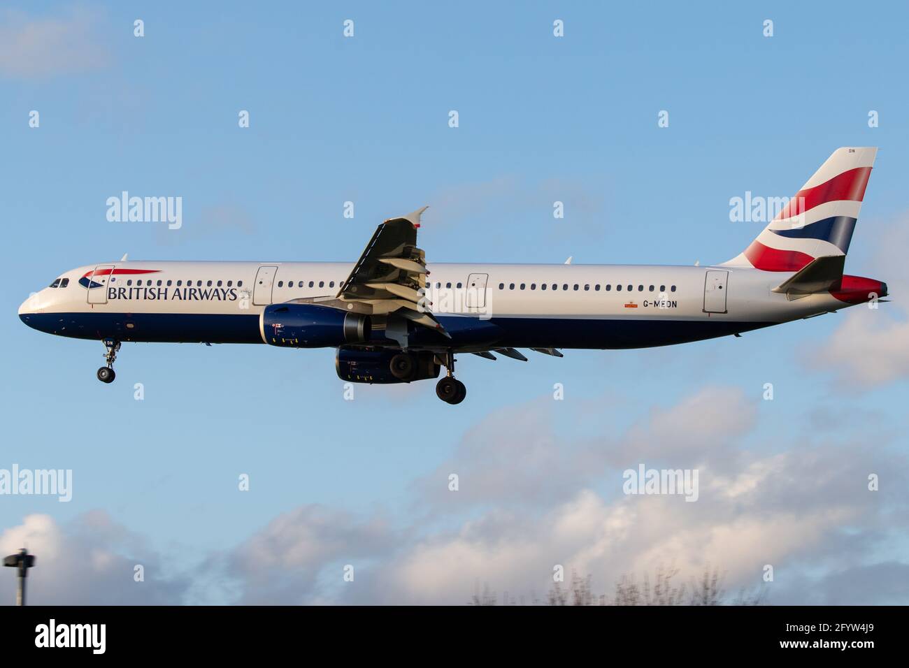 Ba airbus a321 departing hi-res stock photography and images - Alamy