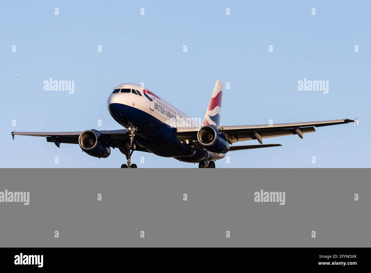 Ba airbus a320 hi-res stock photography and images - Alamy