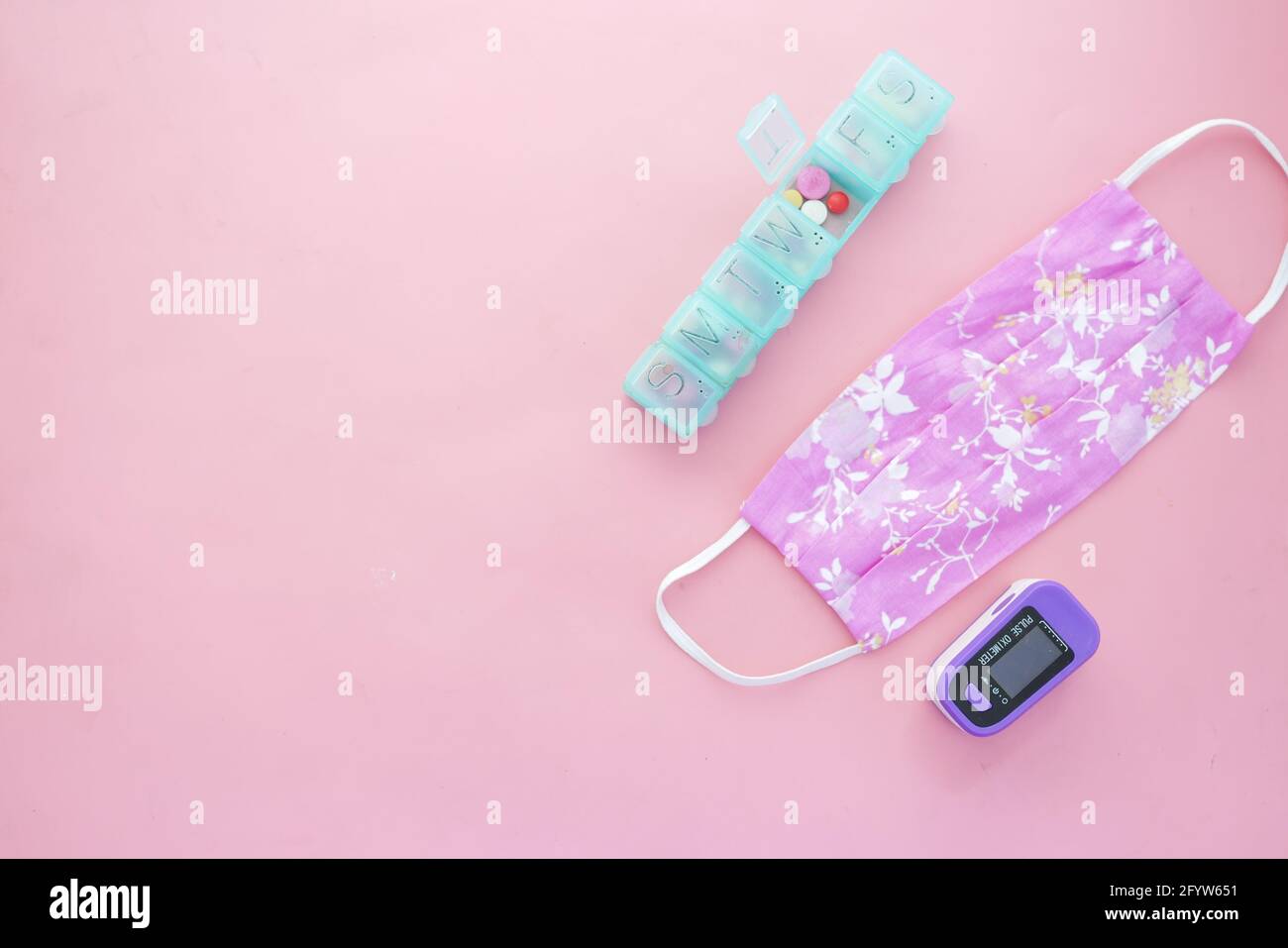 Pulse oximeter mask hi-res stock photography and images - Alamy