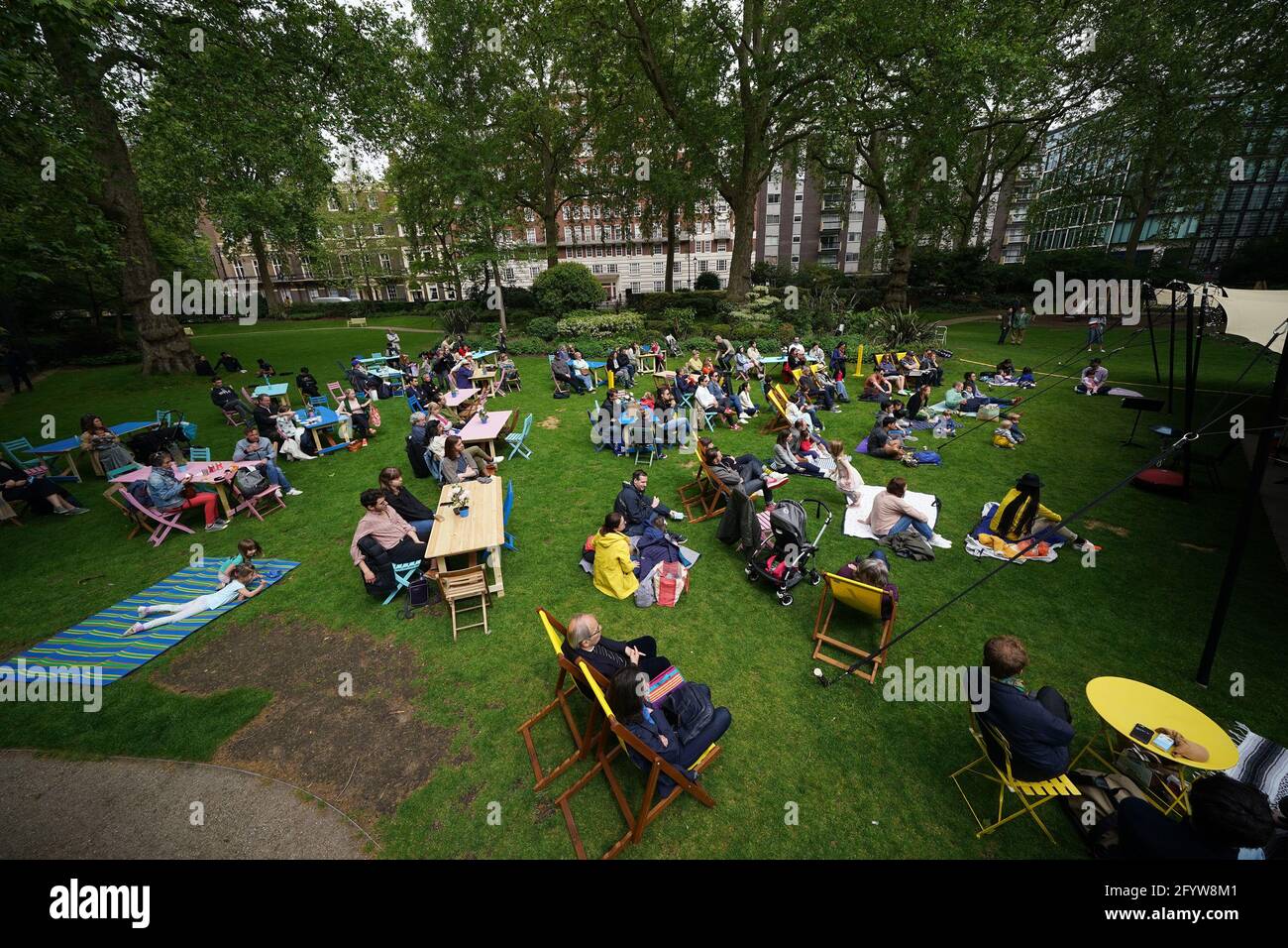 Portman square garden hi-res stock photography and images - Alamy