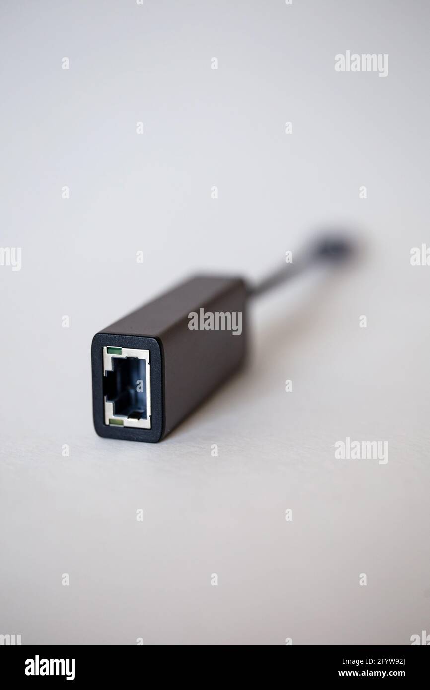 Connecting to portable devices hi-res stock photography and images - Alamy