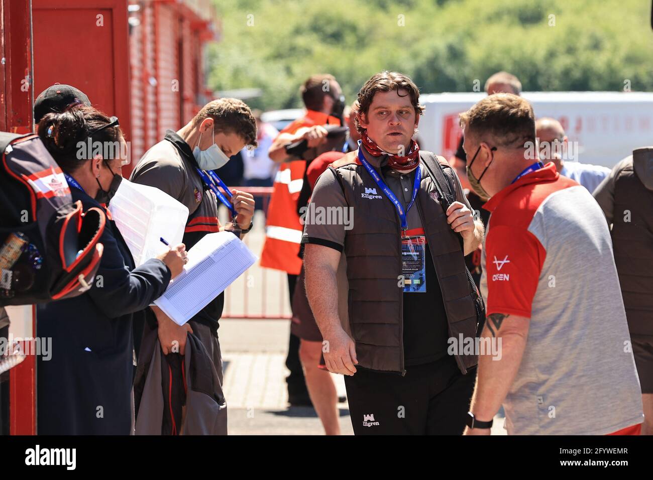 John Duffy Head Coach of Leigh Centurions arrives at Hull College ...