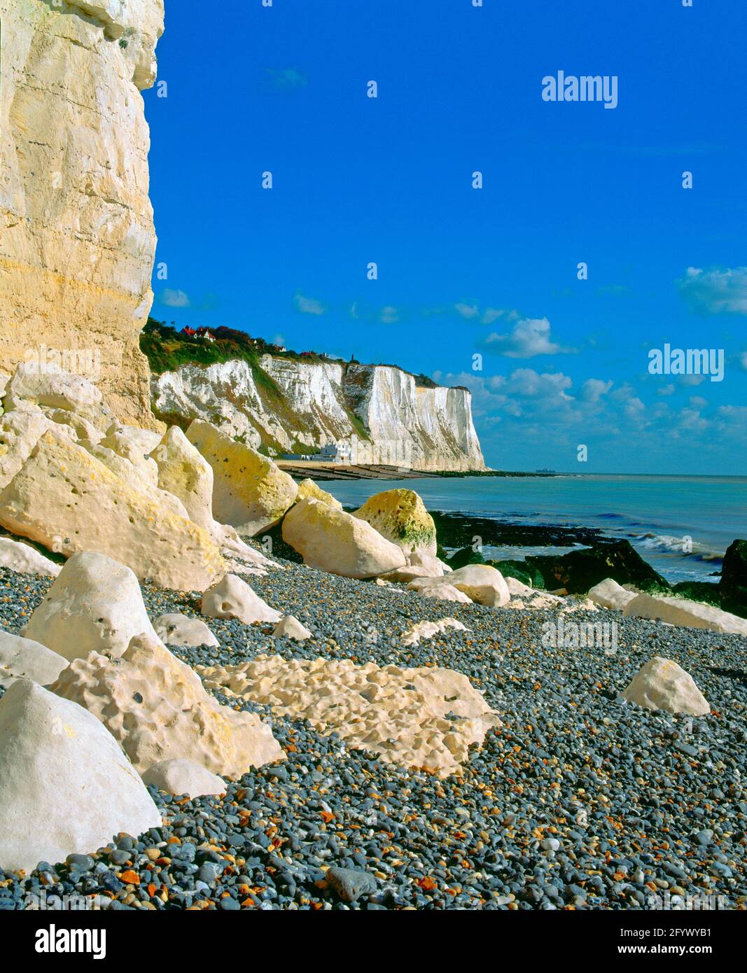 UK, England, Kent, St Margarets Bay, with white chalk cliffs Stock ...