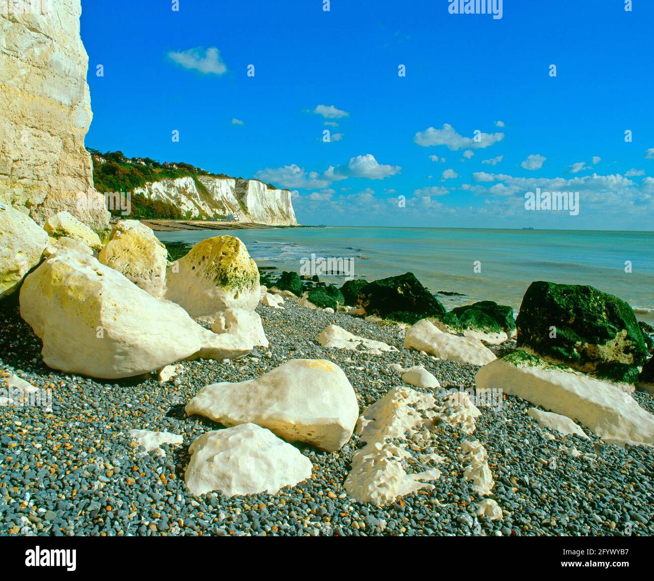 UK, England, Kent, St Margarets Bay, with white chalk cliffs Stock ...