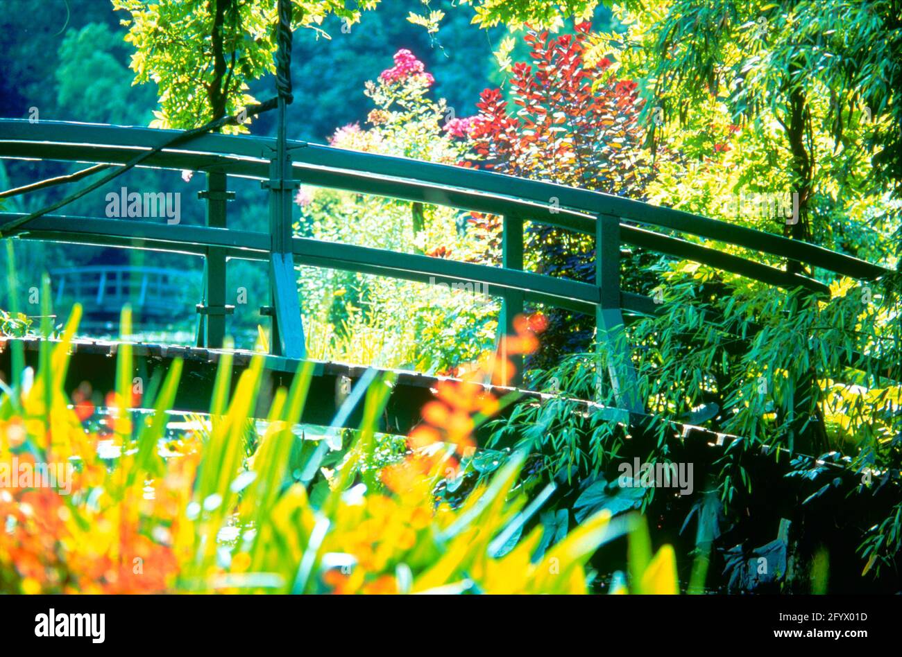 Japanese style bridges hi-res stock photography and images - Alamy