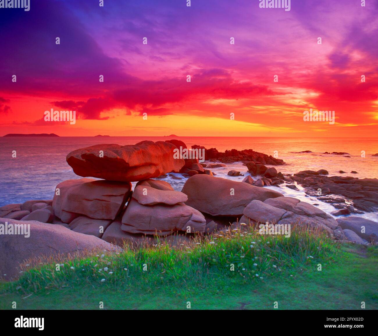 France, Bretagne, Cote de Granit Rose, coastal landscape dawn Stock ...