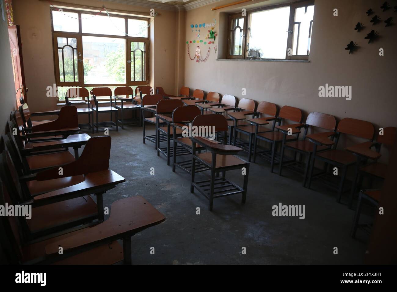 Empty classroom afghanistan hi-res stock photography and images - Alamy