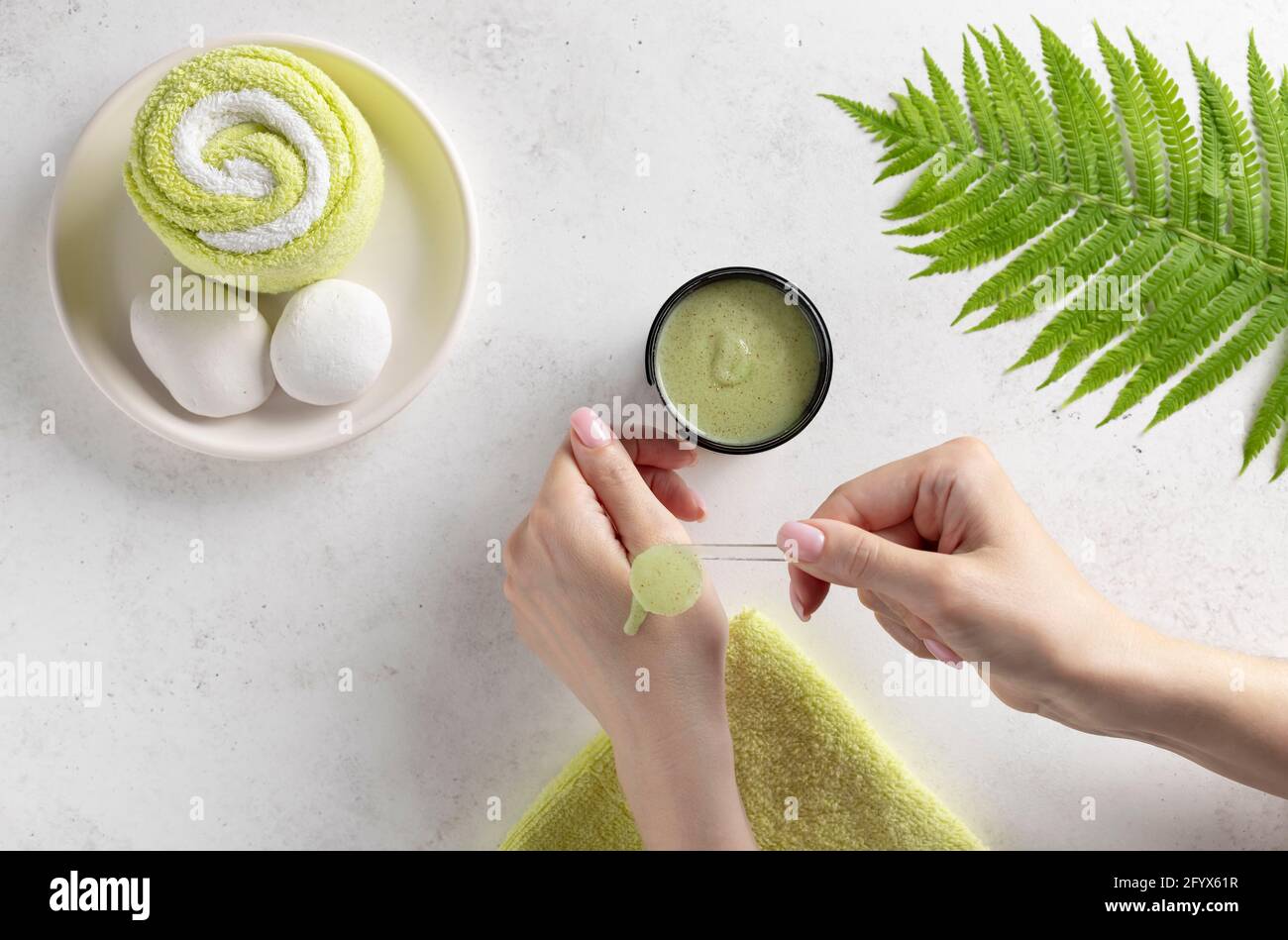 Scrub hands hi-res stock photography and images - Alamy