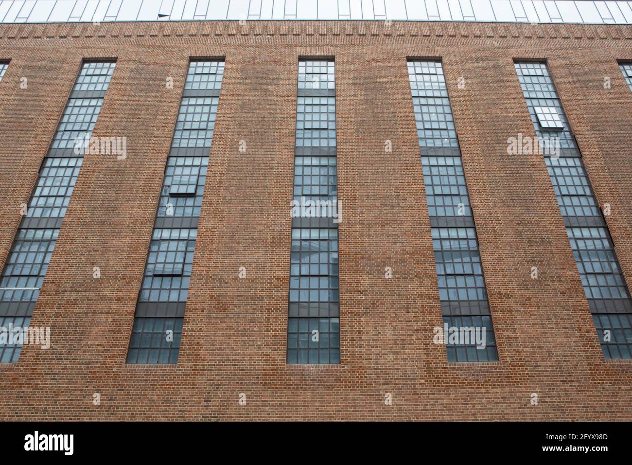 Red brick blue glass office hi-res stock photography and images - Alamy