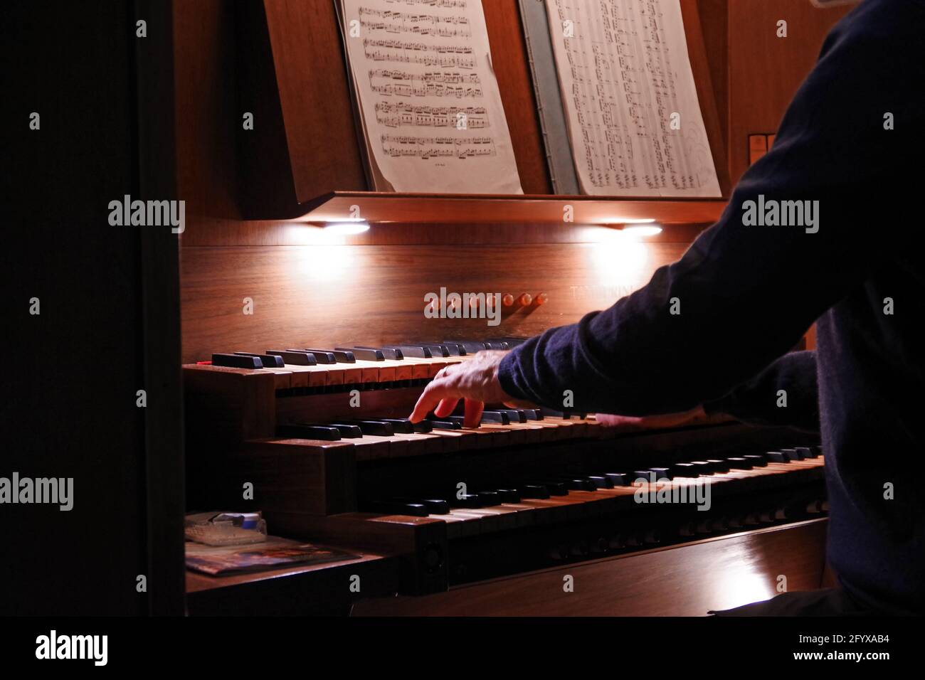 Concert organ hi-res stock photography and images - Alamy