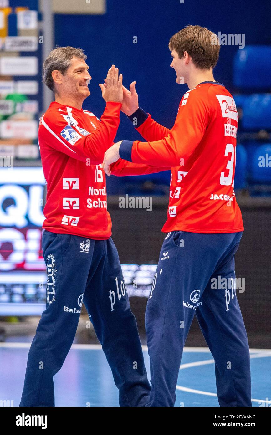 L high fives hi-res stock photography and images - Alamy