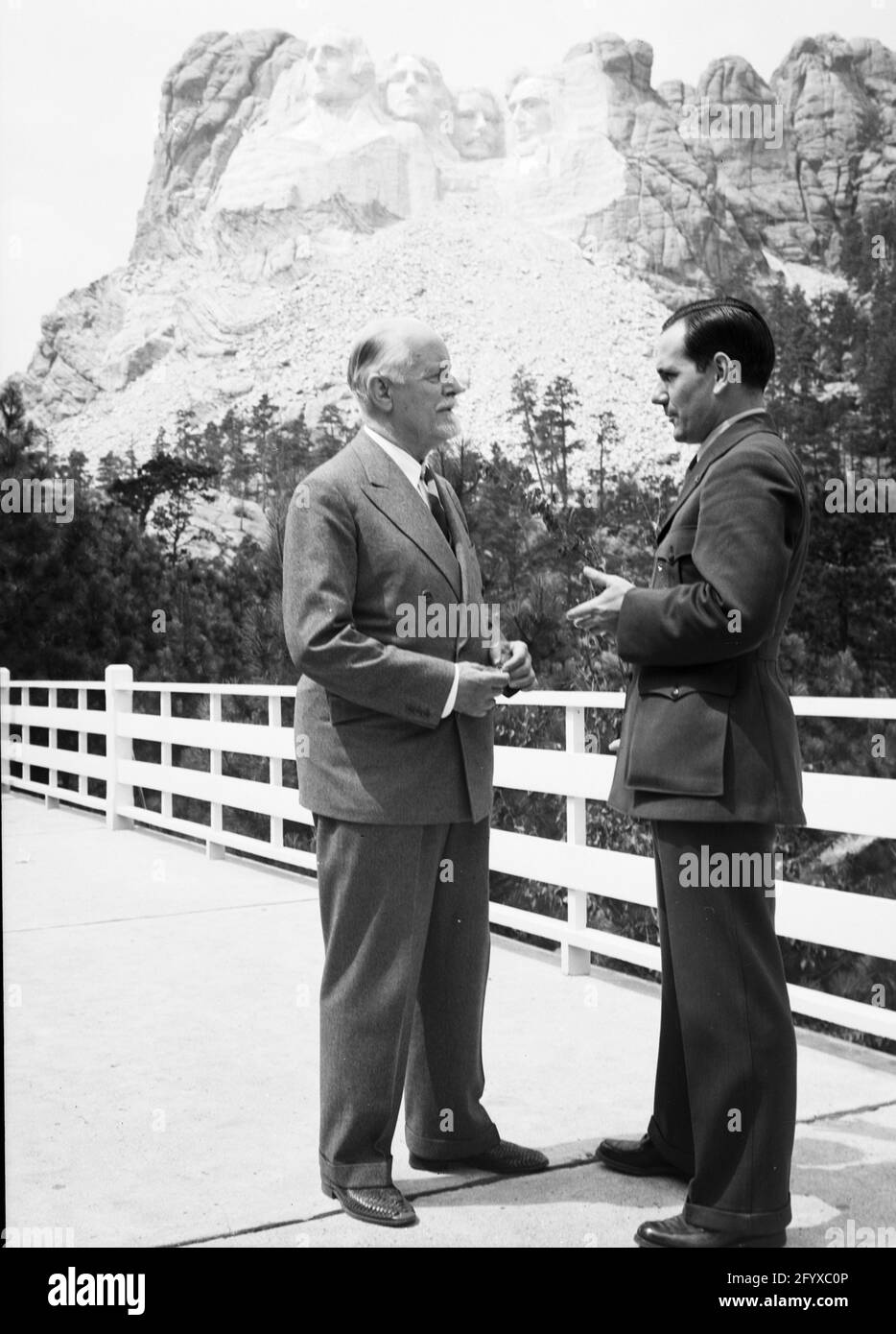 Burton Holmes With Lincoln Borglum at Mt Rushmore, ca 1950 Stock Photo ...