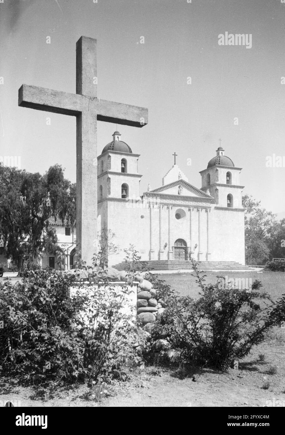 Santa barbara mission ca Black and White Stock Photos & Images - Alamy