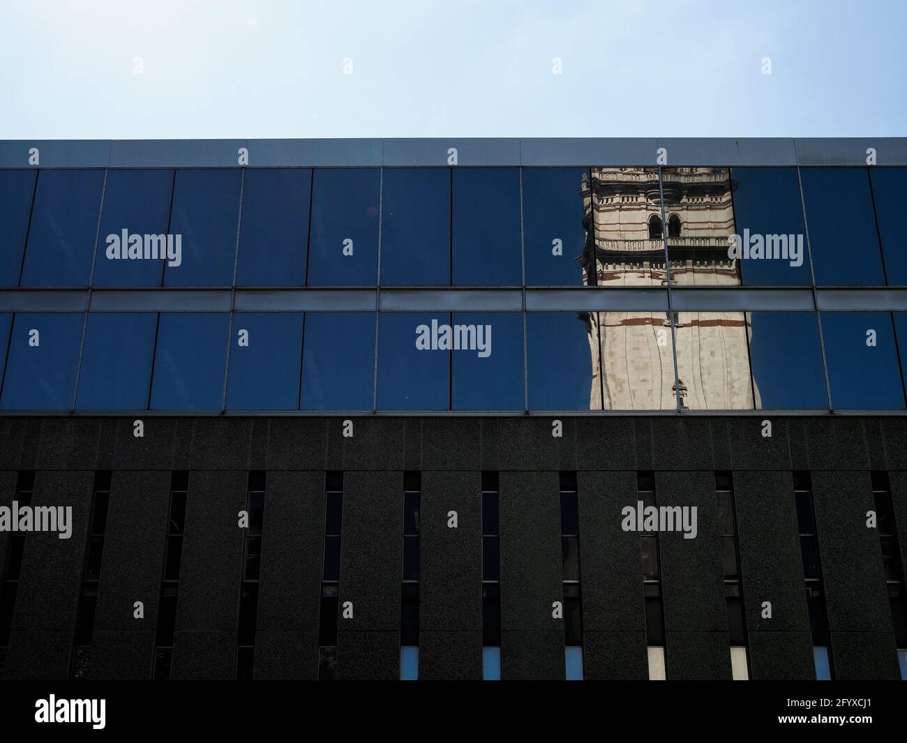 Queen's tower imperial college hi-res stock photography and images - Alamy