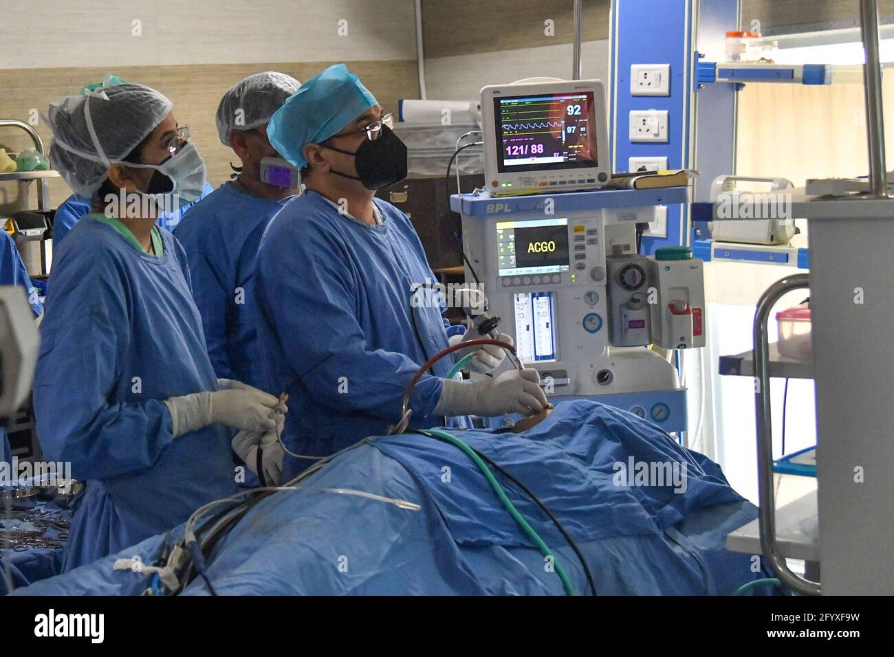 Sinus endoscopic surgery hi-res stock photography and images - Alamy