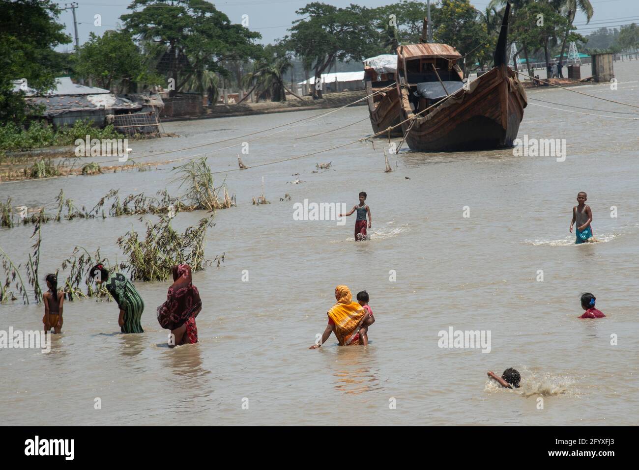 Most of the Coastal areas of Bangladesh hit by cyclone YASS. Thousands ...