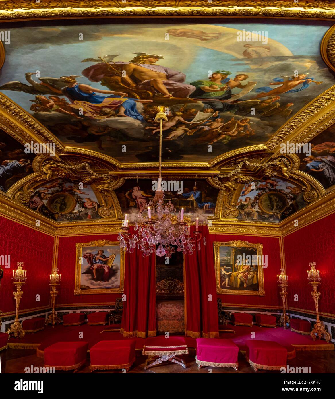 Versailles, France - 19 05 2021: Castle of Versailles. Louis XIV rooms ...