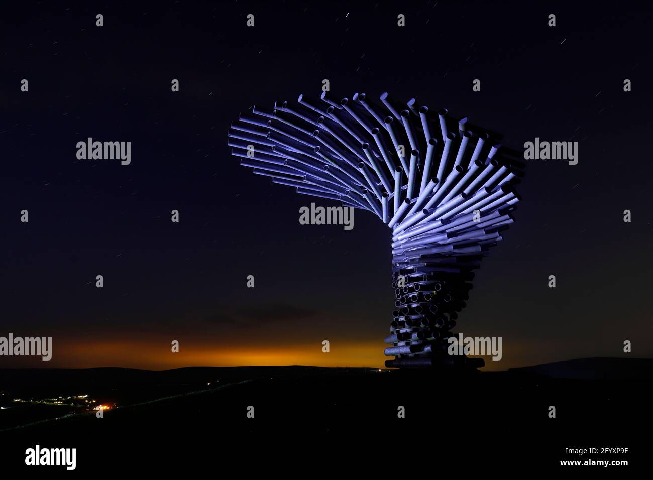 Illuminated singing ringing tree hi-res stock photography and images ...