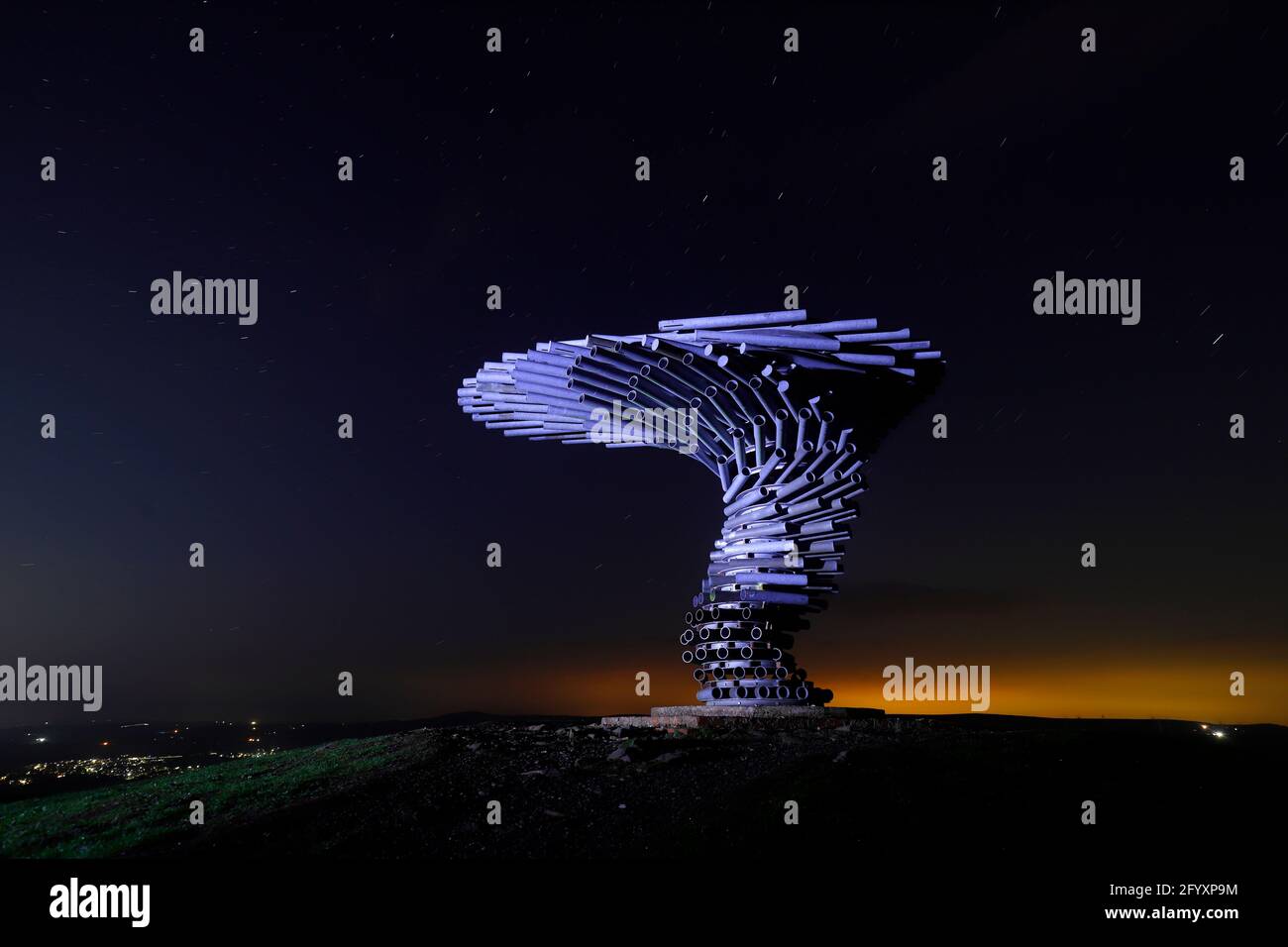 Illuminated singing ringing tree hi-res stock photography and images ...