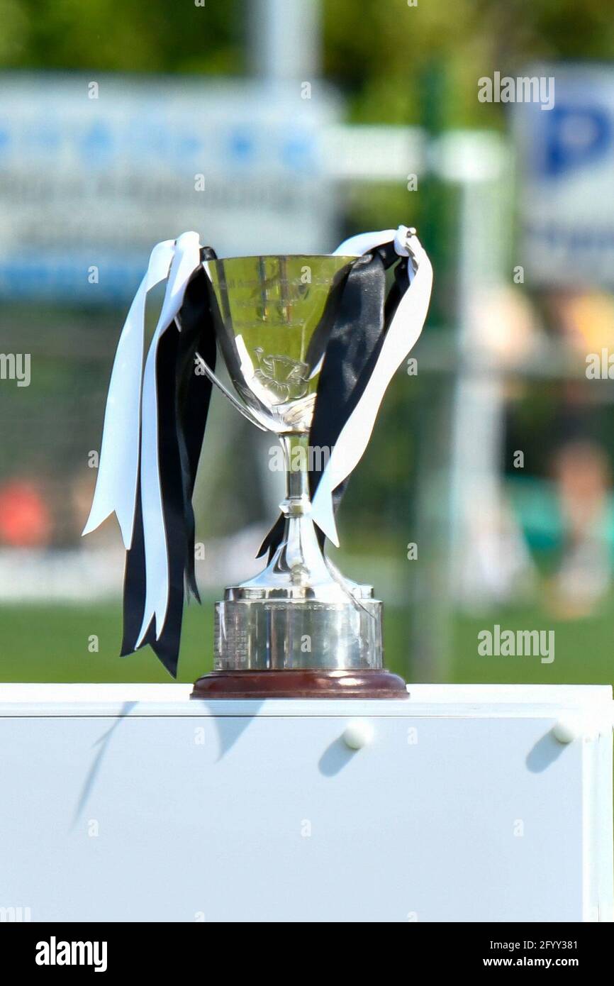 Female sport team trophy uk hi-res stock photography and images - Alamy