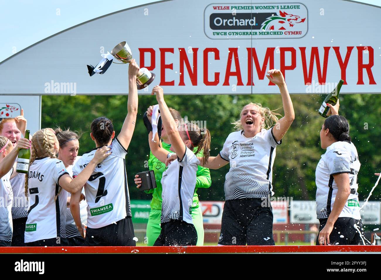 Swansea city football club team hi-res stock photography and images - Alamy