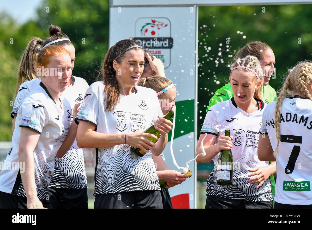 Swansea city football club team hi-res stock photography and images - Alamy