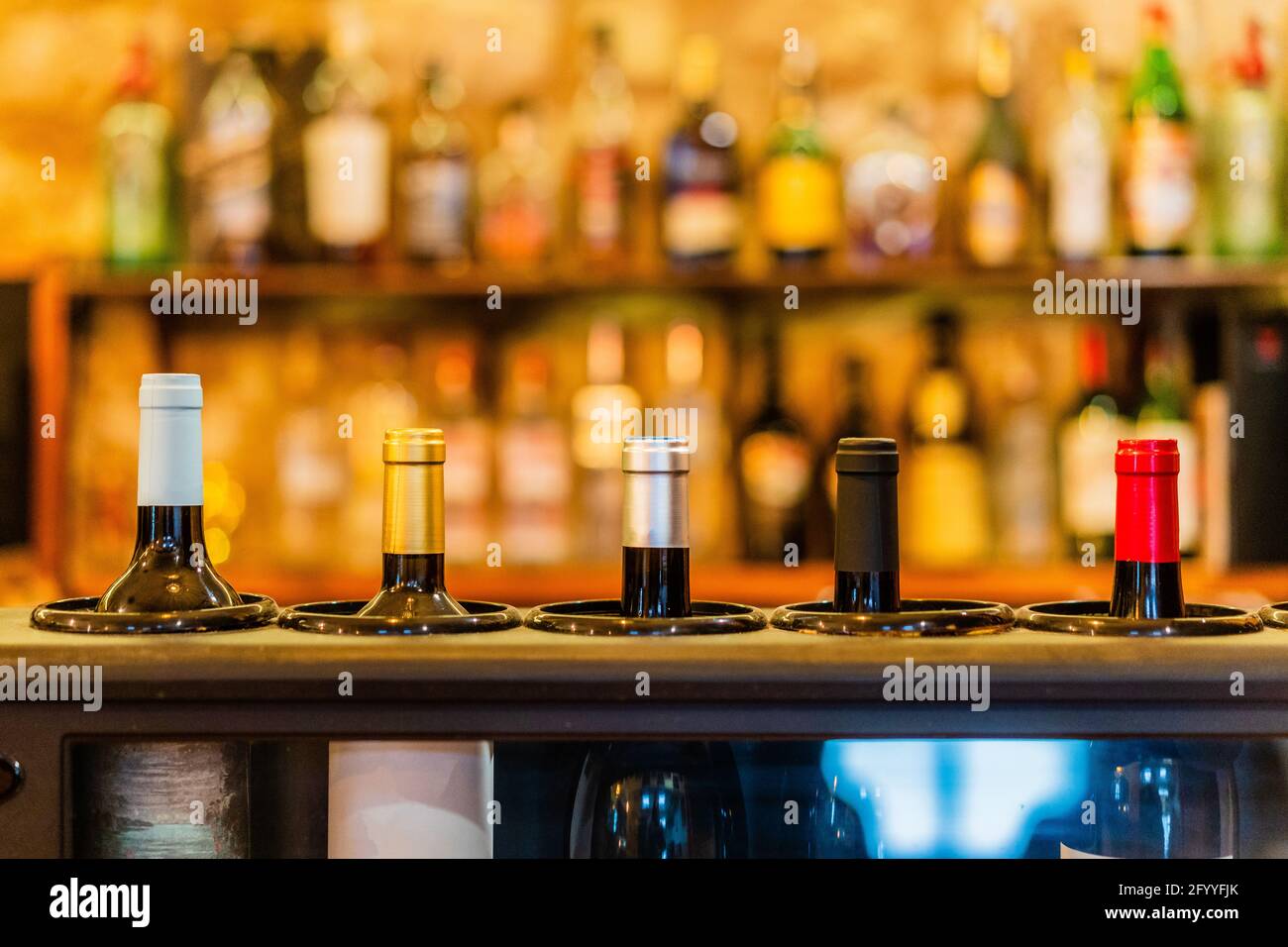 Set bar counter in restaurant hi-res stock photography and images - Alamy