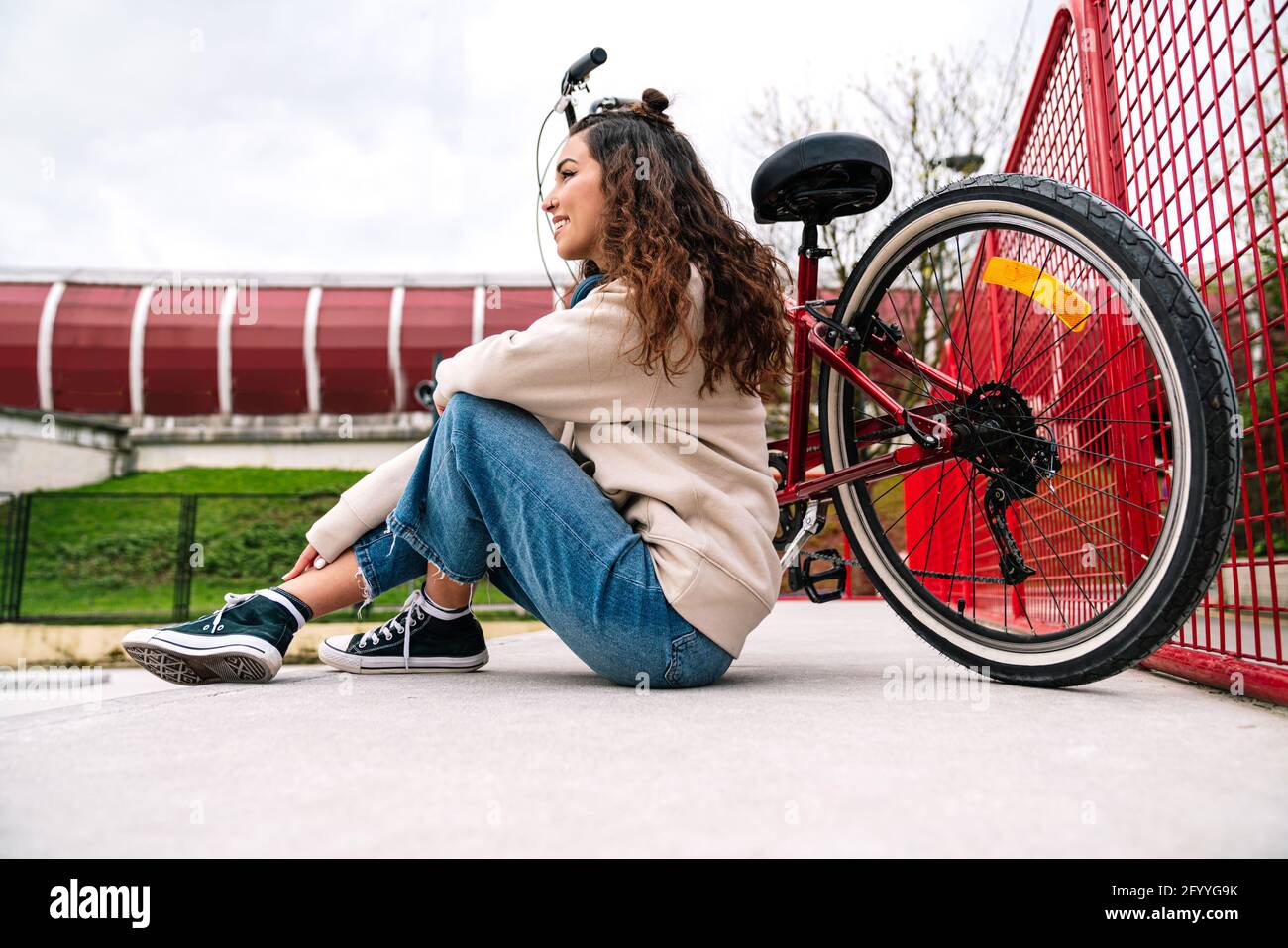 Woman siiting hi-res stock photography and images - Alamy