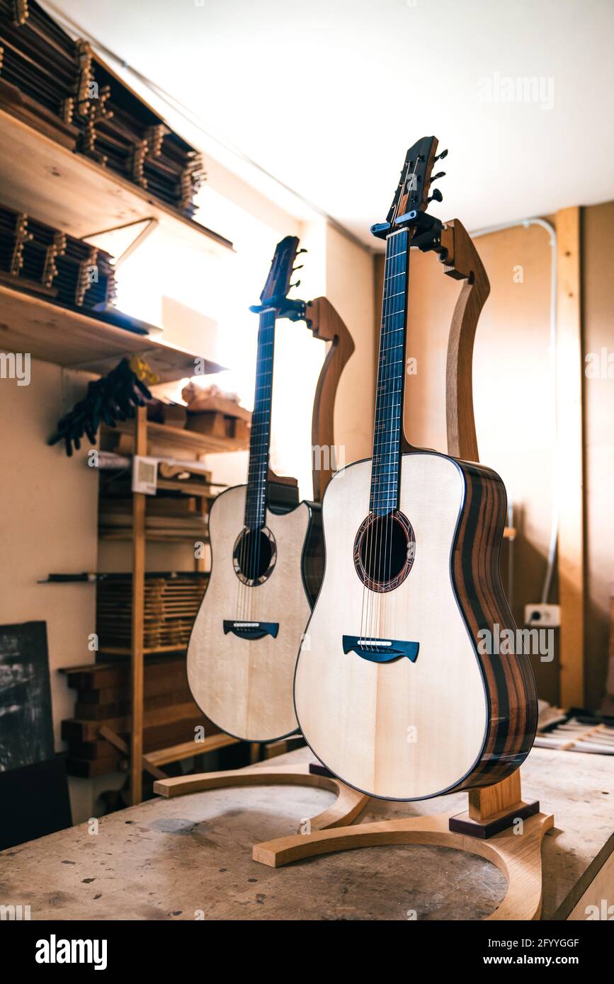 Classical musical instruments hi-res stock photography and images - Alamy