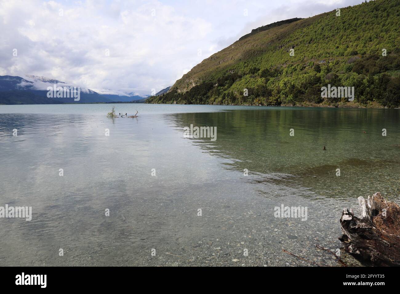 Lake Wanaka / Lake Wanaka Stock Photo - Alamy