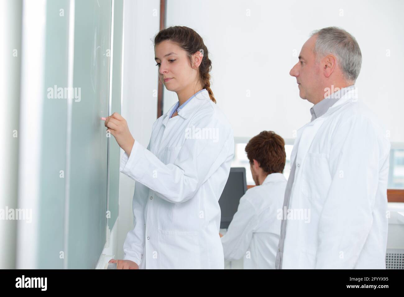 Woman teach graph hi-res stock photography and images - Alamy