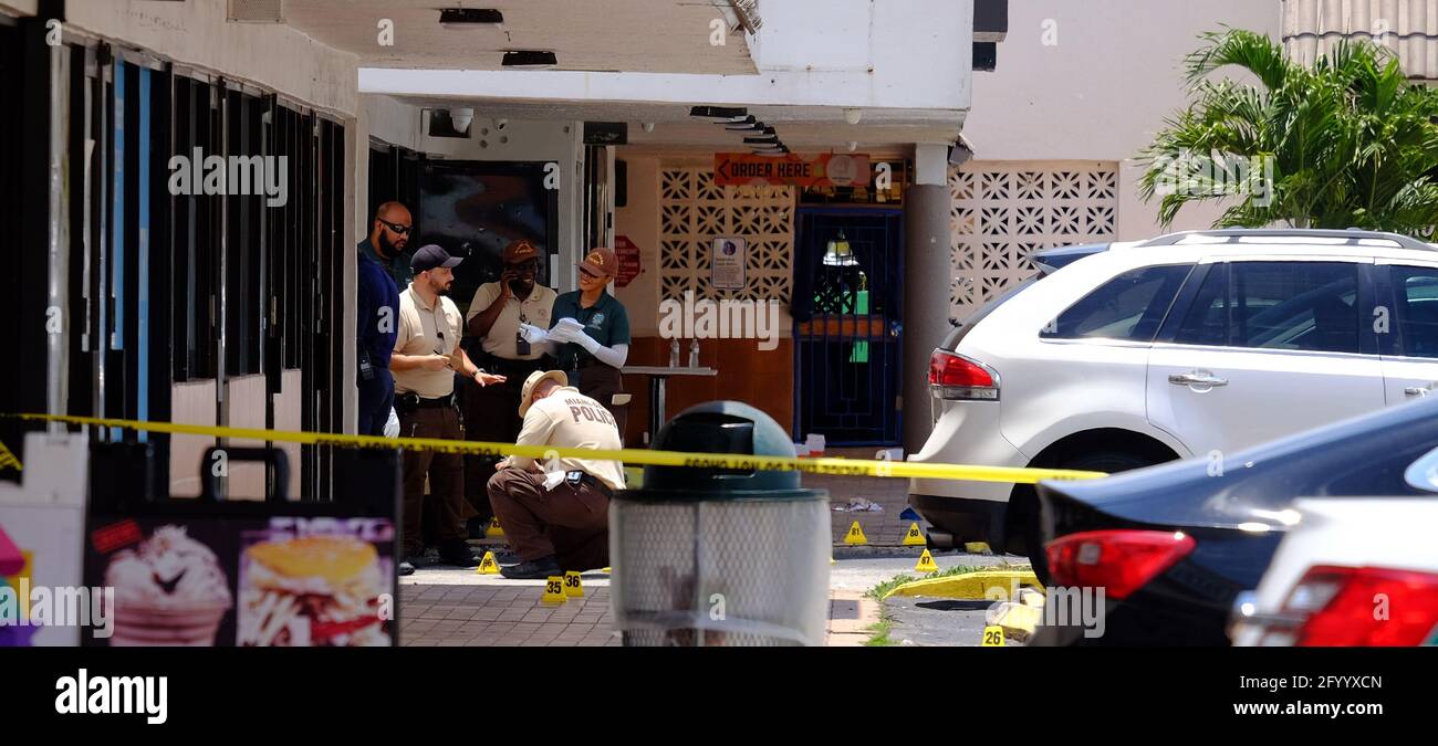 Crime scene investigators hi-res stock photography and images - Alamy