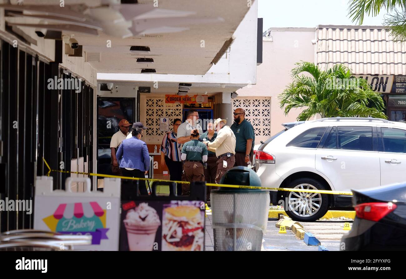 Crime scene investigators hi-res stock photography and images - Alamy