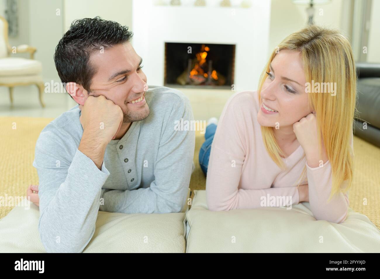 Resting on both elbows hi-res stock photography and images - Alamy