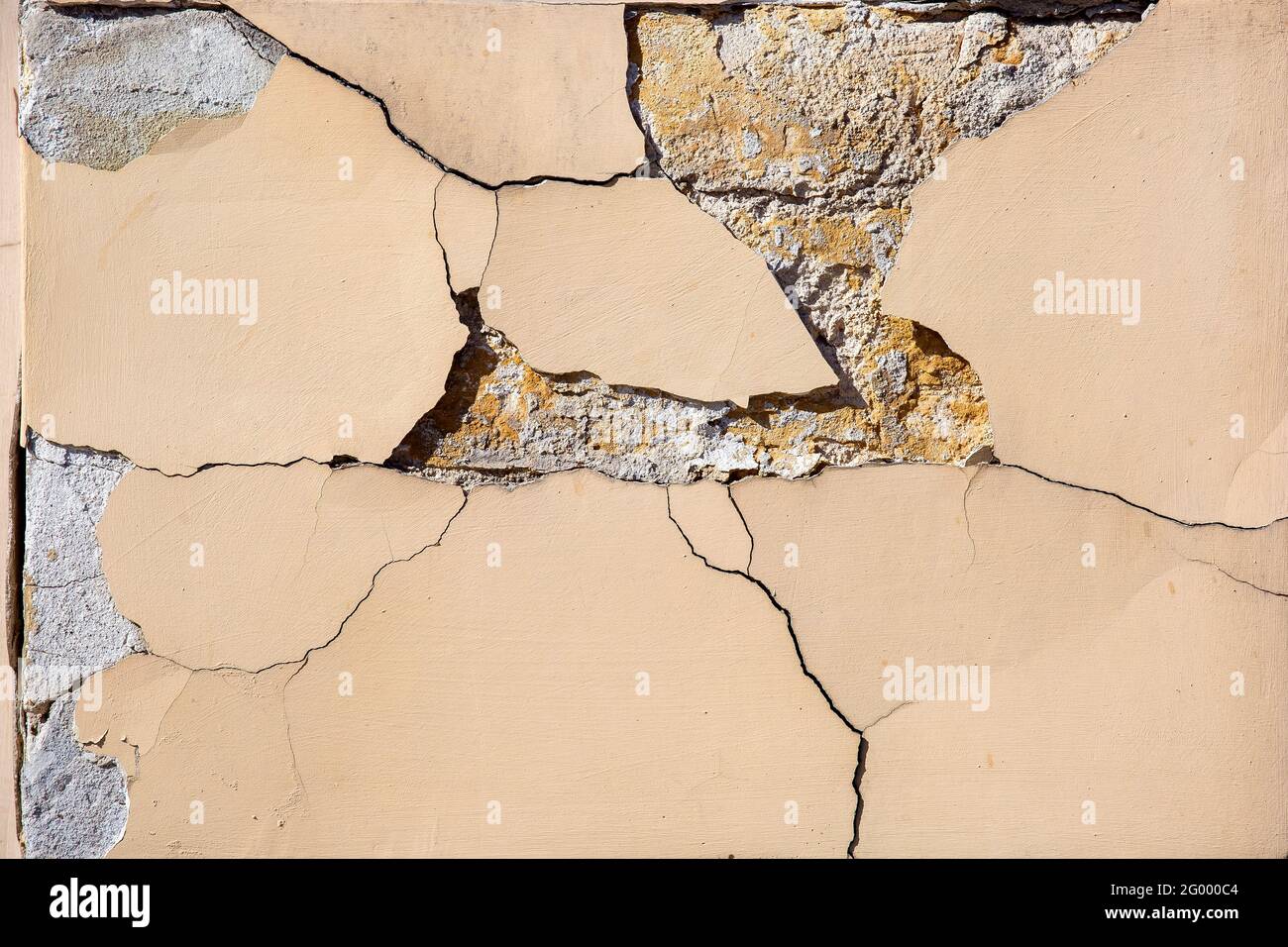 Facade Crumbling High Resolution Stock Photography and Images - Alamy